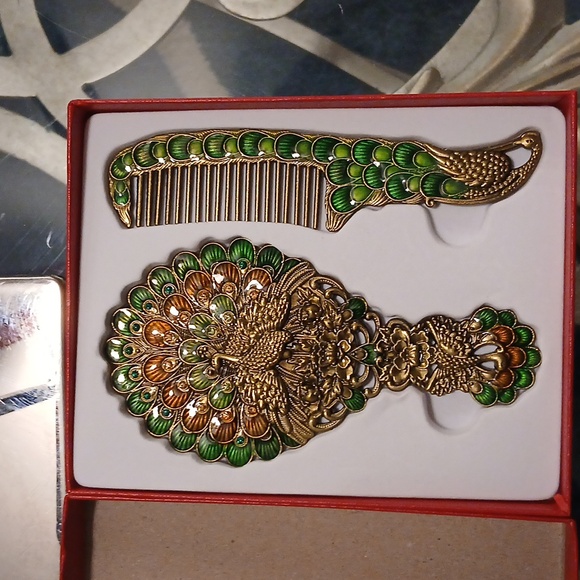 maniya | Accessories | Maniya Gorgeous Peacock Mirror And Comb | Poshmark
